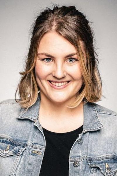 Julia Michel - About - Entertainment.ie