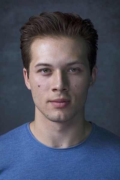 Leo Howard - About - Entertainment.ie