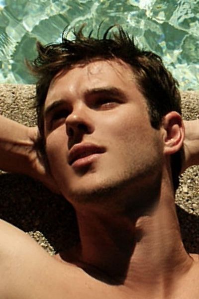 Carson Nicely - About - Entertainment.ie