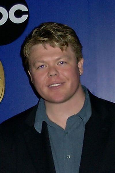 Scott Duthie - About - Entertainment.ie