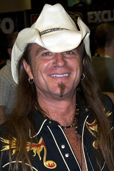 Scott McNeil - About - Entertainment.ie