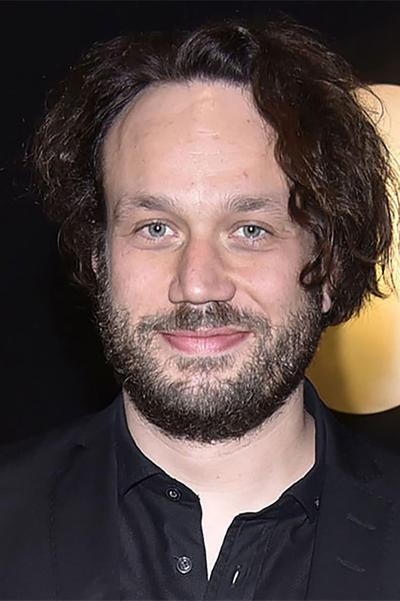 Elmer Bäck - About - Entertainment.ie