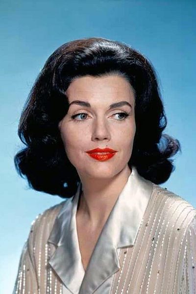 Elizabeth Allen - About - Entertainment.ie