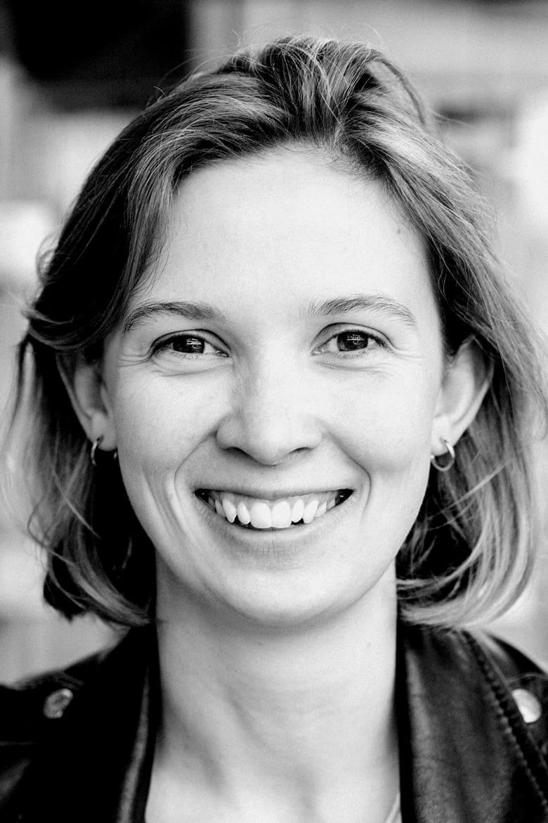 Anna Paula Muth - About - Entertainment.ie