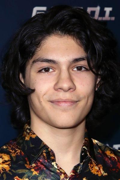 Lucius Hoyos - About - Entertainment.ie