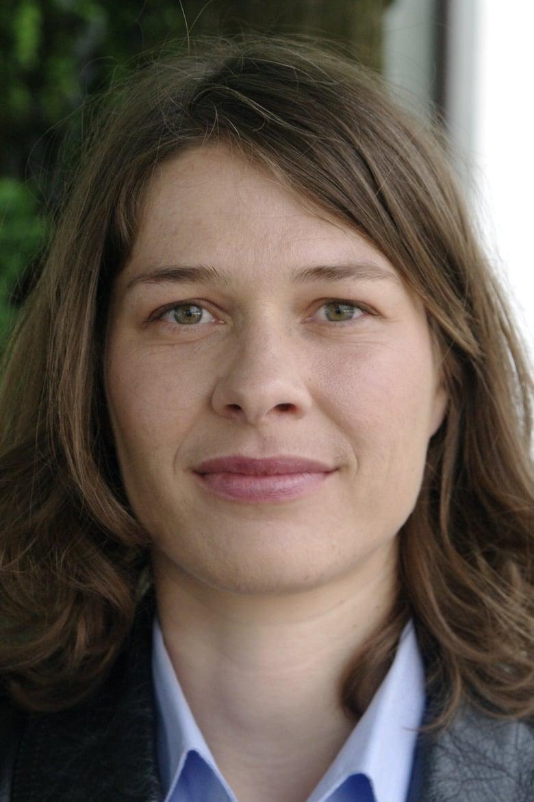 Meike Droste - About - Entertainment.ie