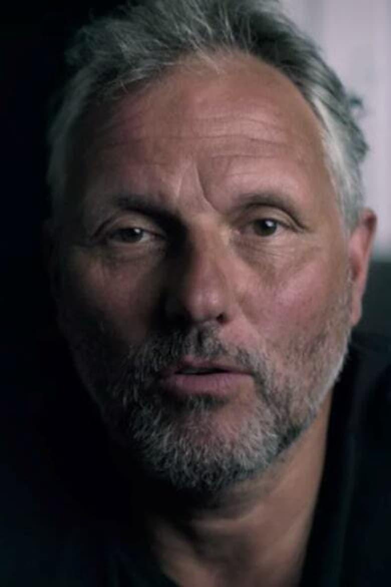 M.E. Lewis - About - Entertainment.ie