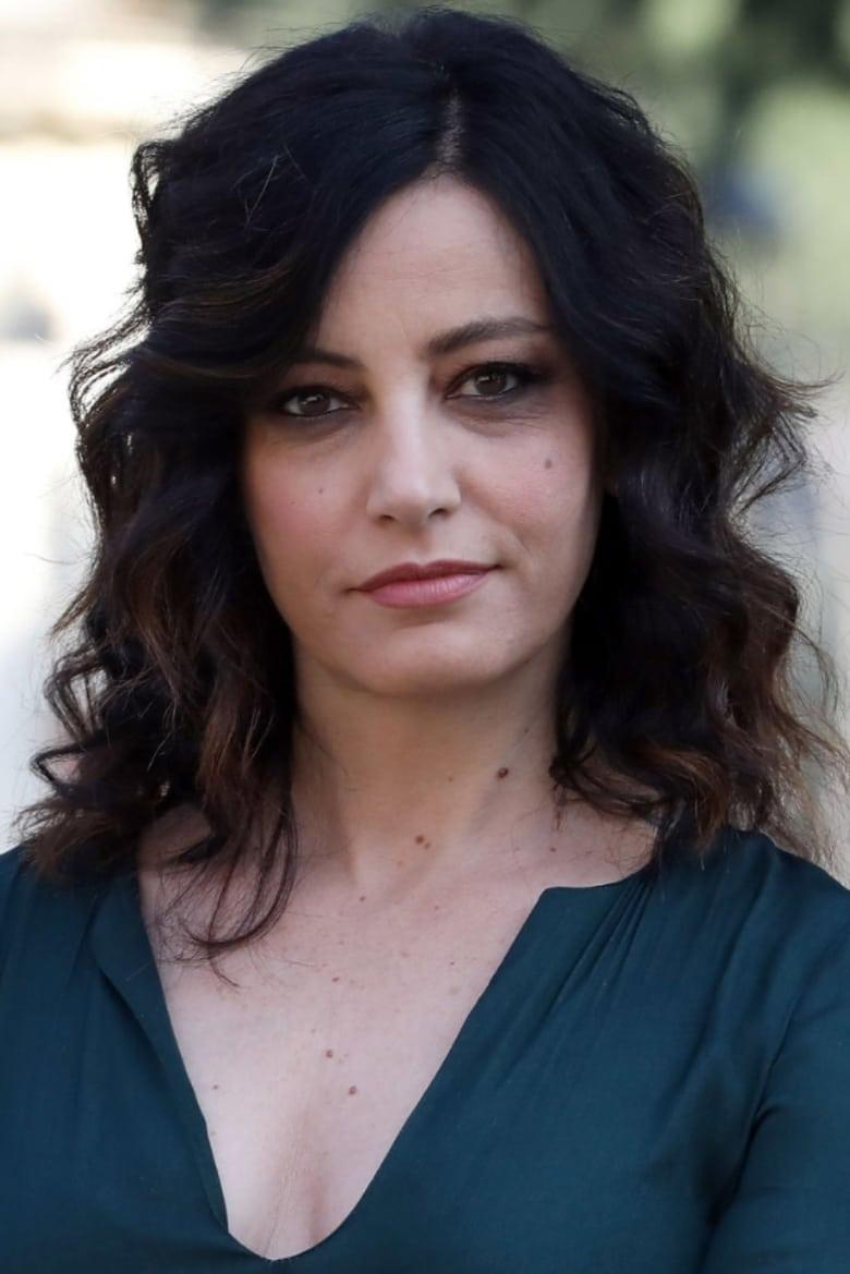 Alessia Barela - About - Entertainment.ie
