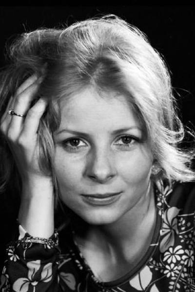 Anna Nehrebecka - About - Entertainment.ie