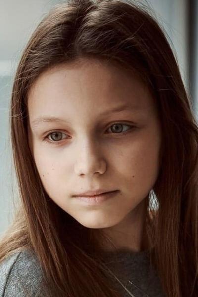 Alina Babak - About - Entertainment.ie