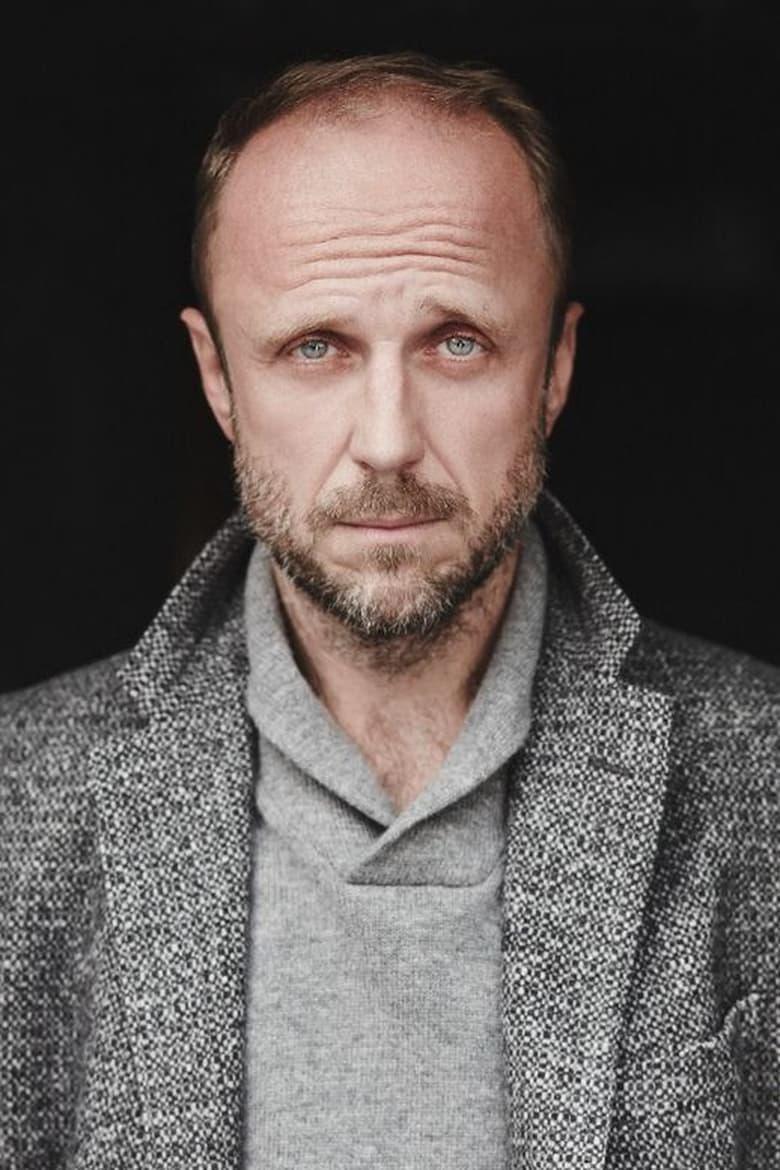 Łukasz Simlat - About - Entertainment.ie