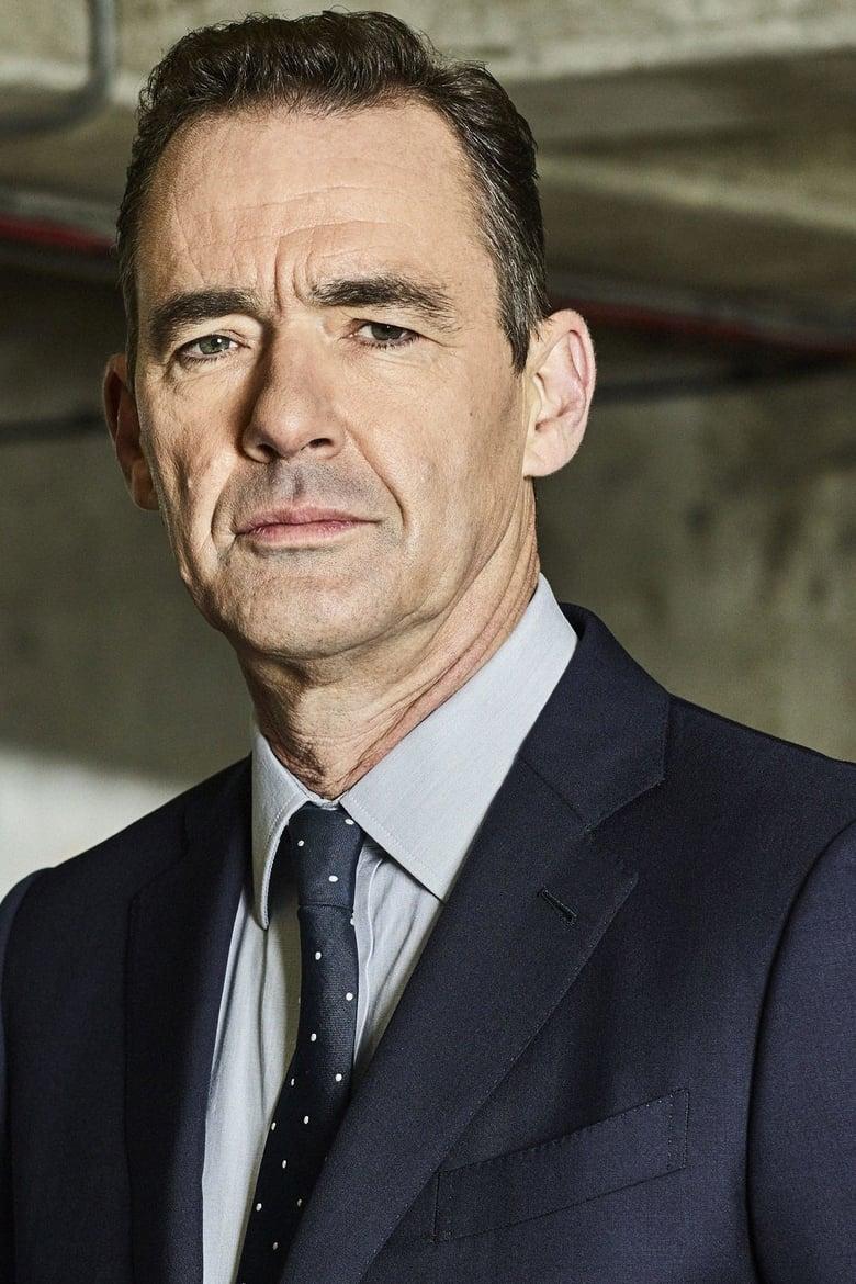 Richard Lintern - About - Entertainment.ie