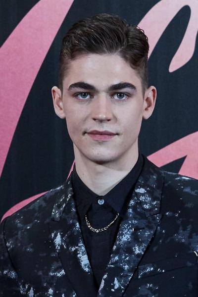 Hero Fiennes Tiffin Tom Riddle