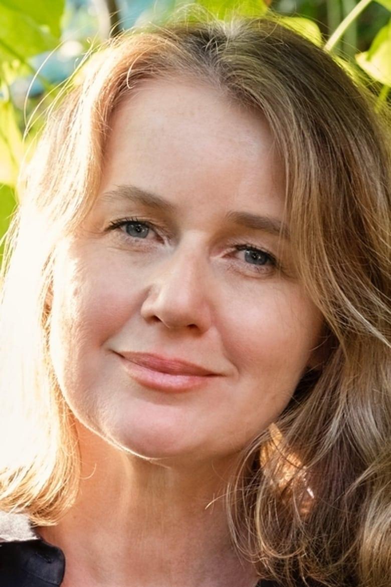 Elise McCredie - About - Entertainment.ie