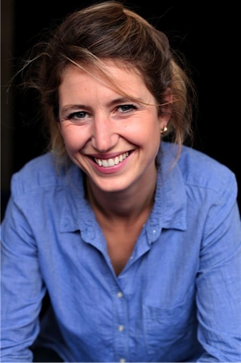 Manon Kneusé - About - Entertainment.ie