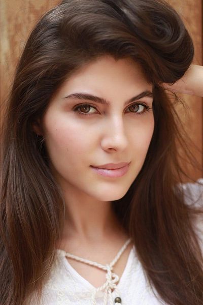 Elnaaz Norouzi - About - Entertainment.ie