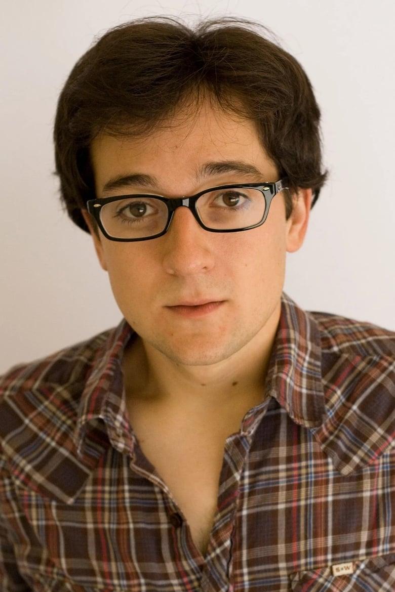 Josh Brener - About - Entertainment.ie