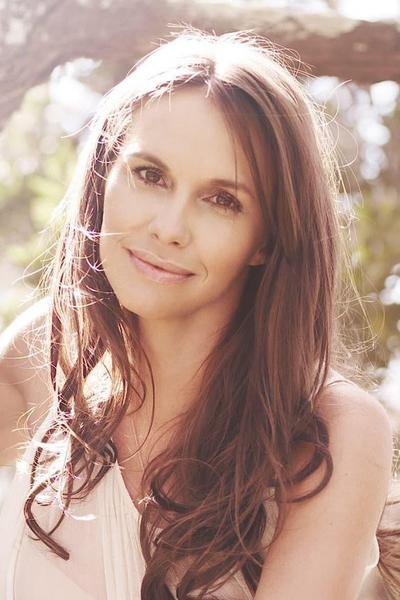 Tasma Walton - About - Entertainment.ie