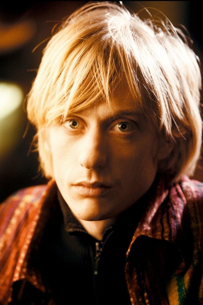 Crispian Mills - About - Entertainment.ie