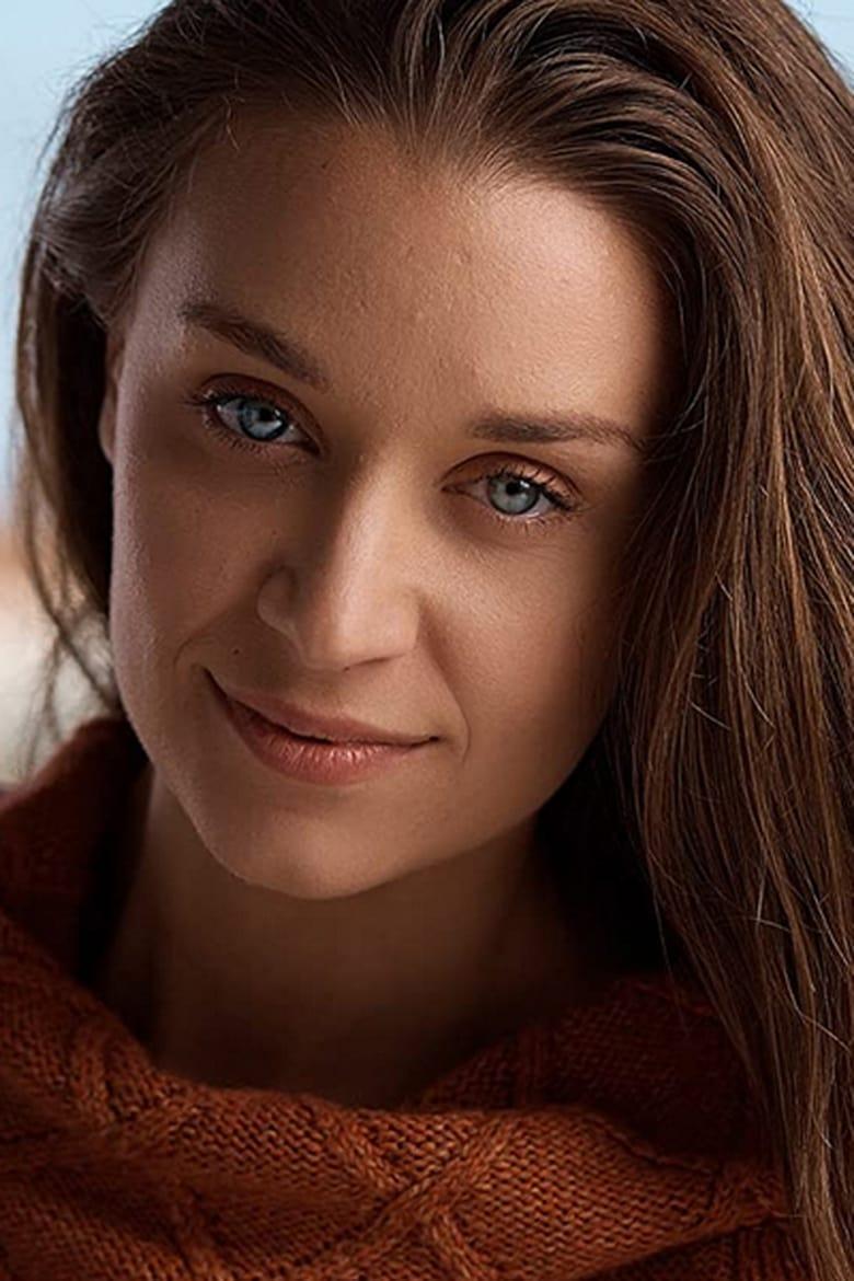 Hailee Lipscomb - About - Entertainment.ie