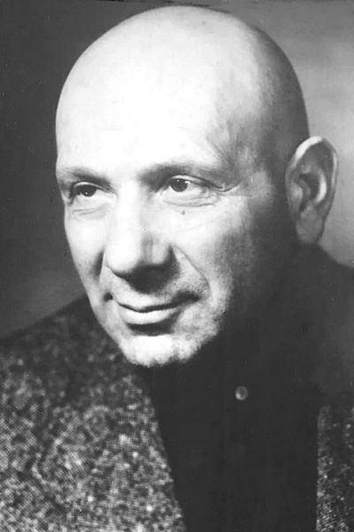 Lev Golub - About - Entertainment.ie