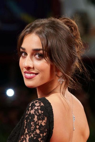 Simona Tabasco - About - Entertainment.ie