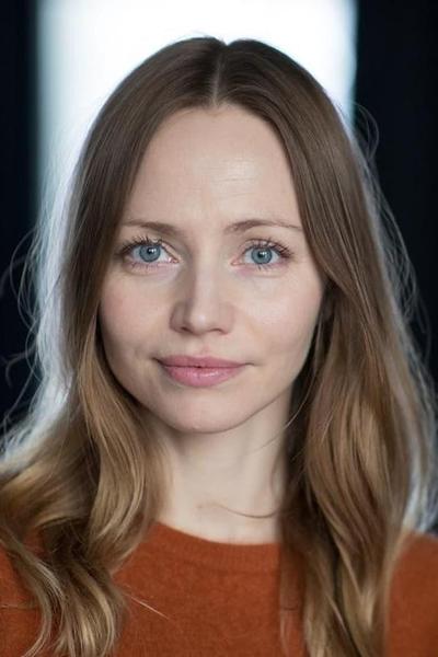 Mirtel Pohla - About - Entertainment.ie