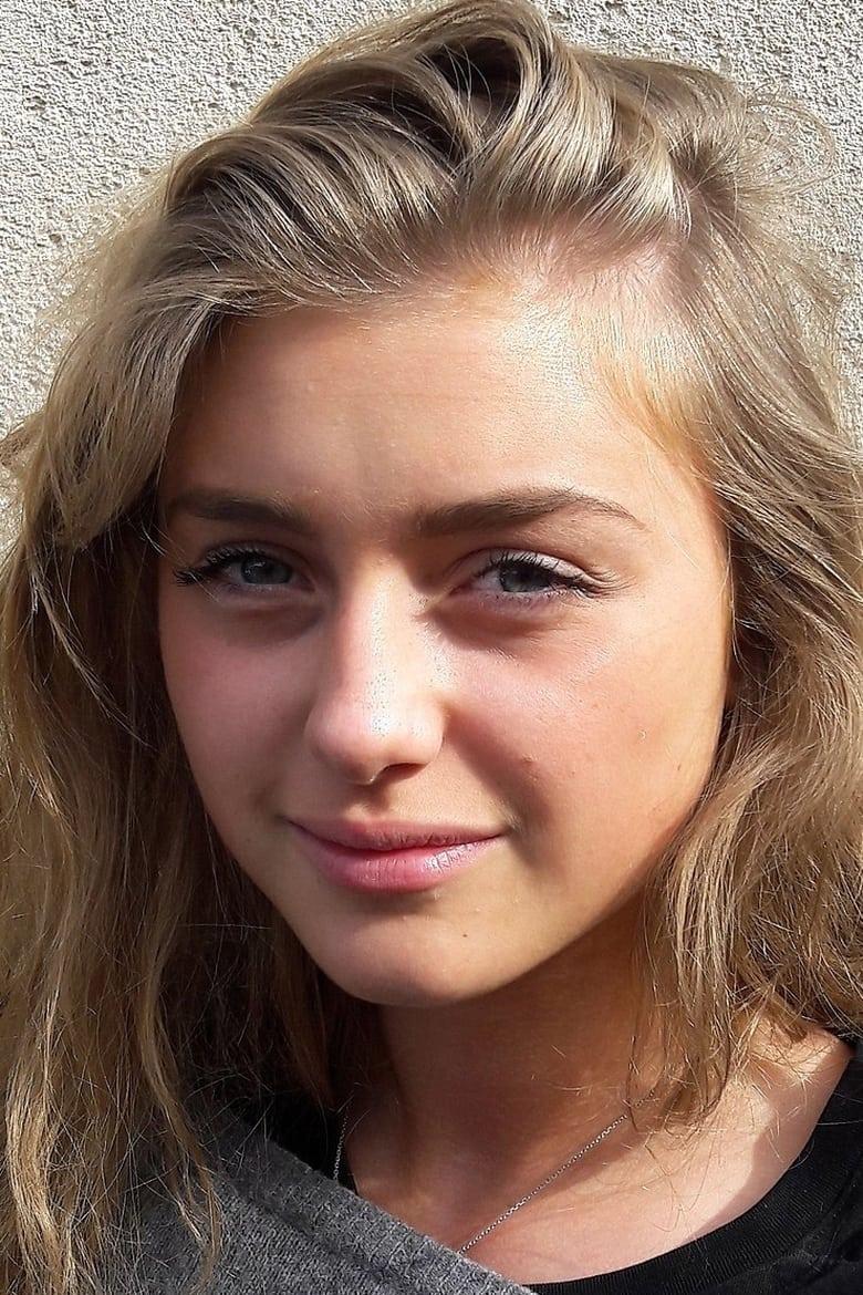 Laura Genovino - About - Entertainment.ie