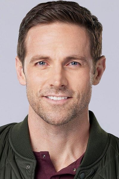 Dylan Bruce - About - Entertainment.ie