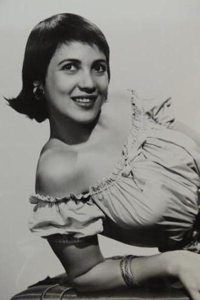Roberta Haynes About Entertainmentie