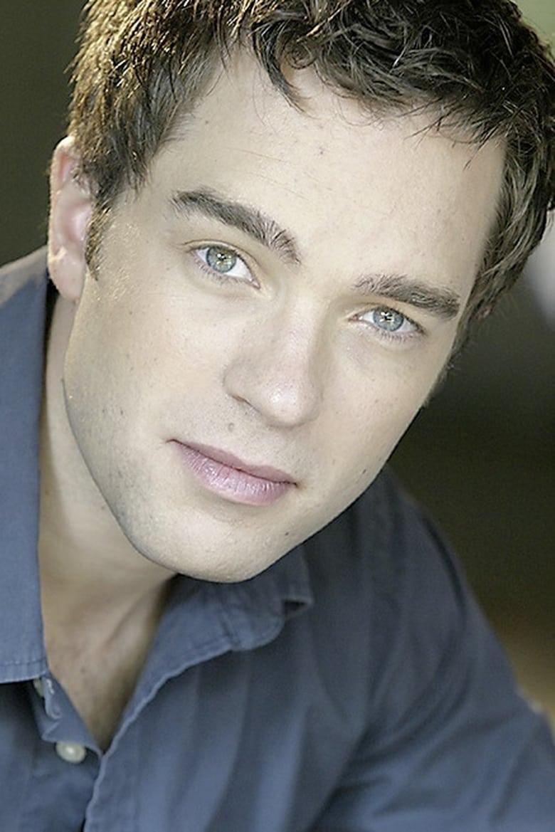 Hadley Fraser - About - Entertainment.ie