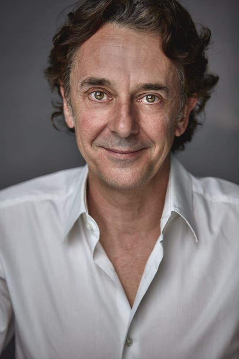 Pere Ponce - About - Entertainment.ie