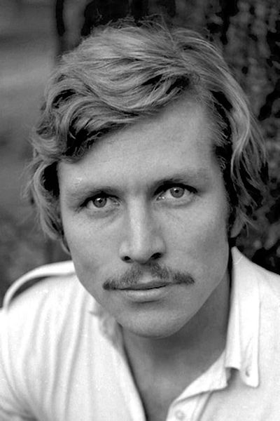 Warwick Sims - About - Entertainment.ie