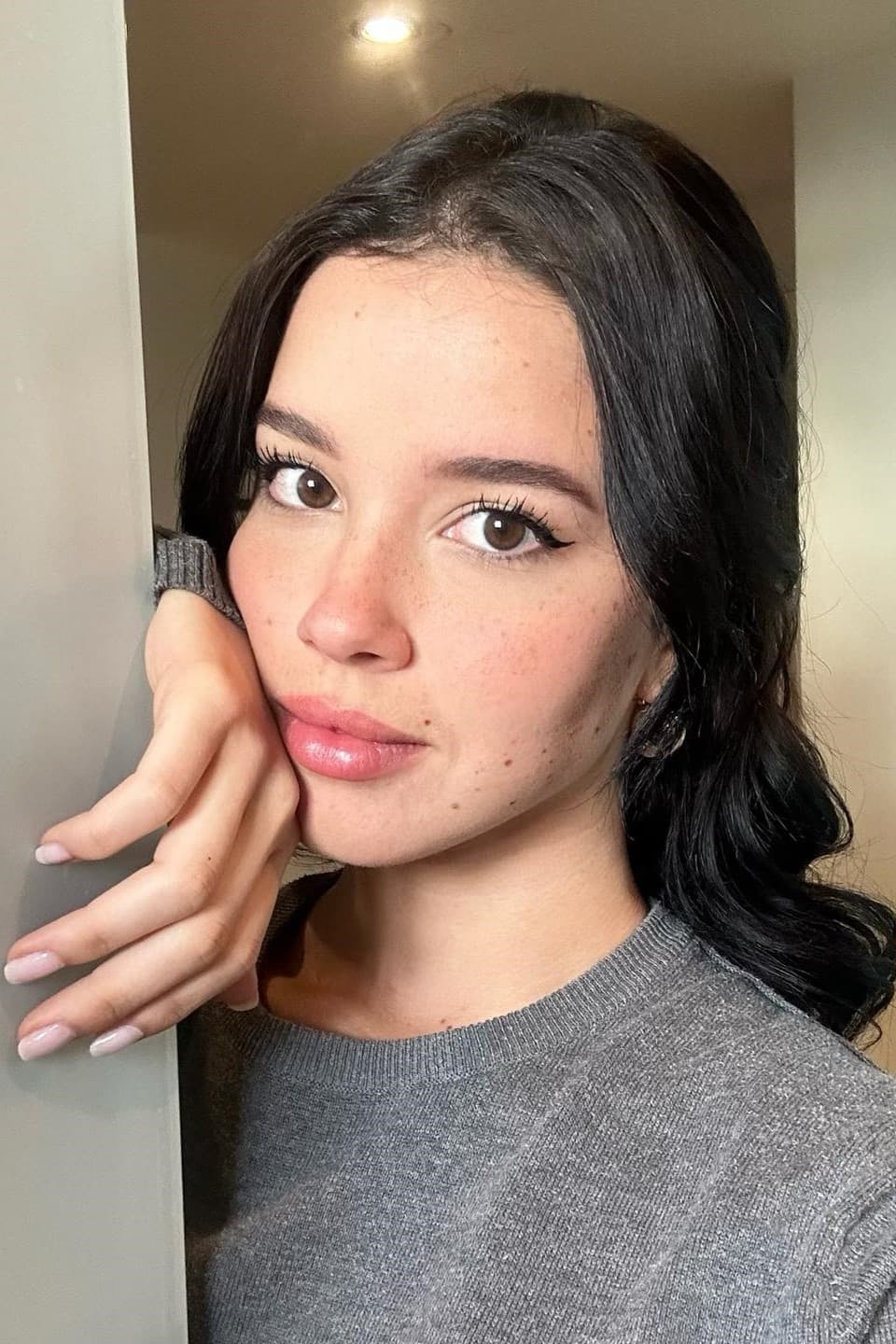 Melanie Dell’Olmo - About - Entertainment.ie