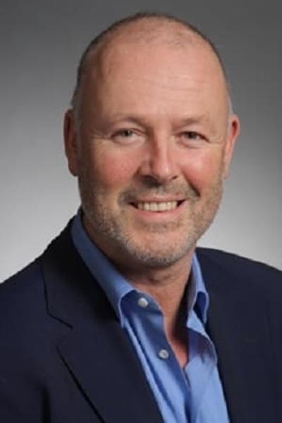 Simon Oakes - About - Entertainment.ie