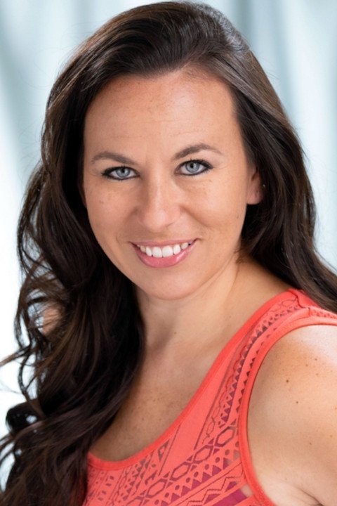 Zera Lynd - About - Entertainment.ie