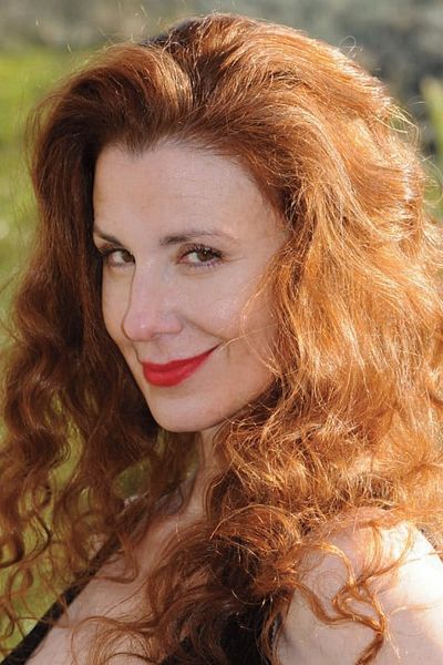 Suzie Plakson - About - Entertainment.ie