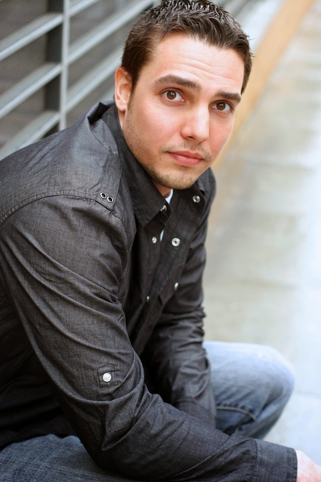 Ryan Izay - About - Entertainment.ie