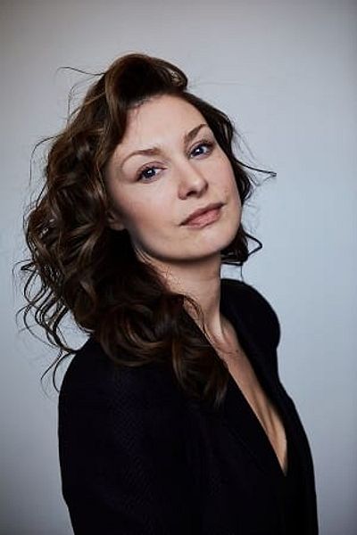 Jennifer Adams - About - Entertainment.ie