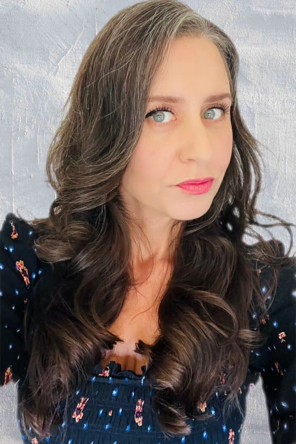 Angela Lentz - About - Entertainment.ie