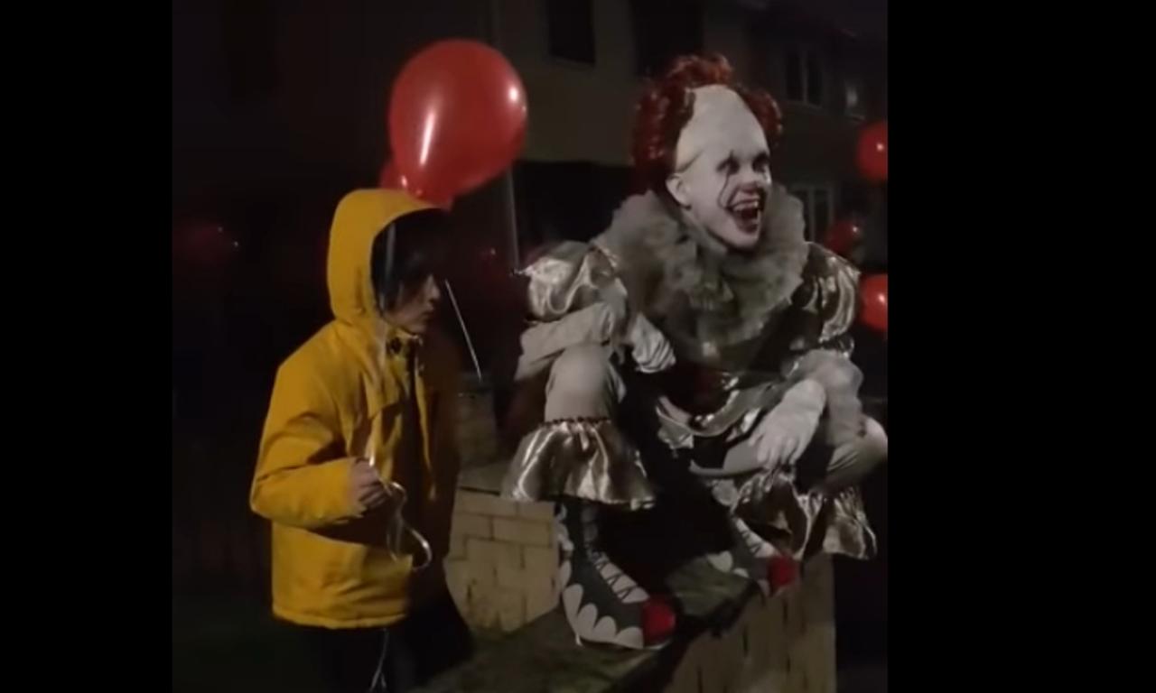 Guy dresses up as Pennywise for Halloween, scares the sh*t out of everyone