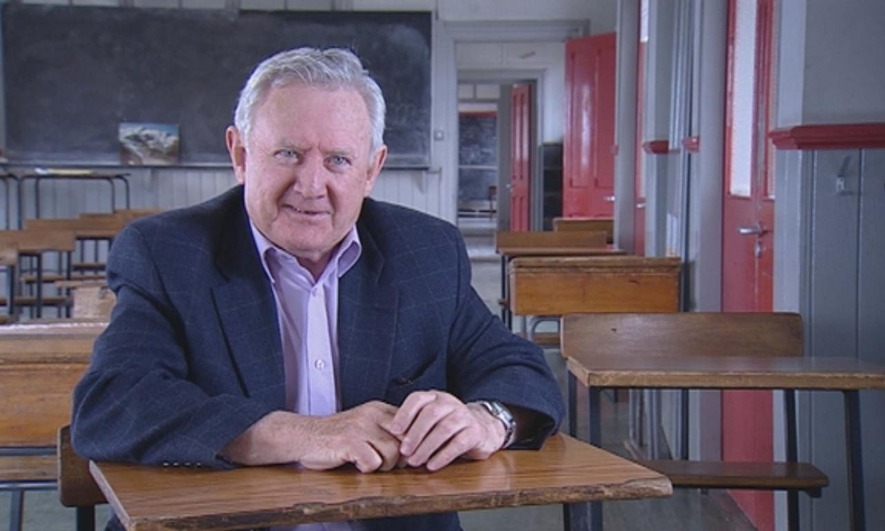 Irish actor and comedian Niall Tóibín has died