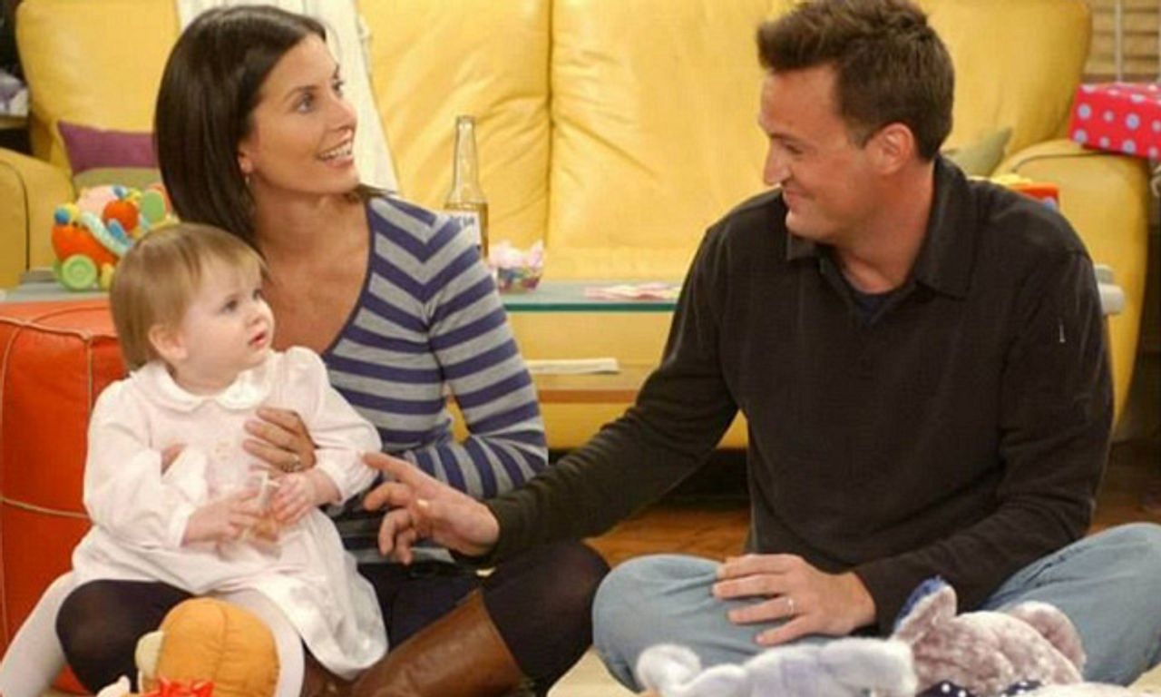Actress who played Emma on 'Friends' responds to Chandler's 2020 joke
