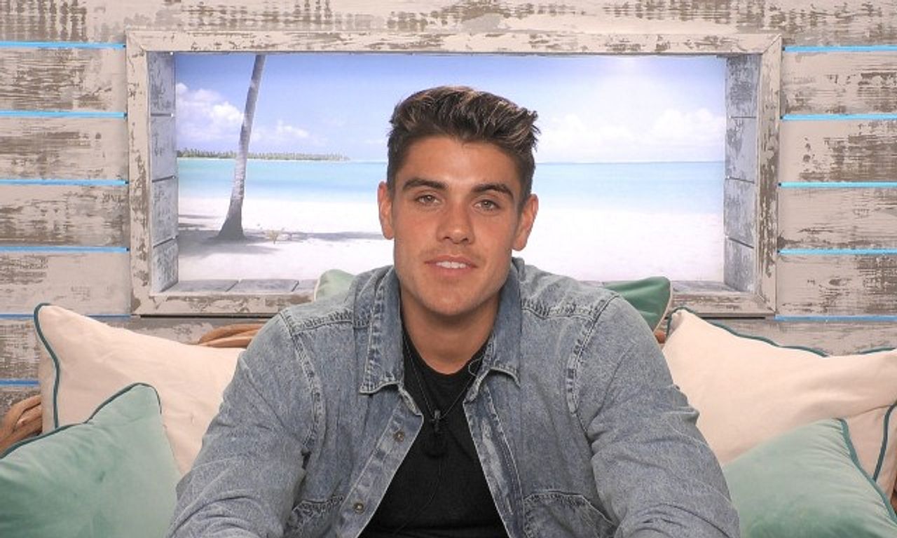 The two Lukes and Siânnise were getting all of the love on last night's ...