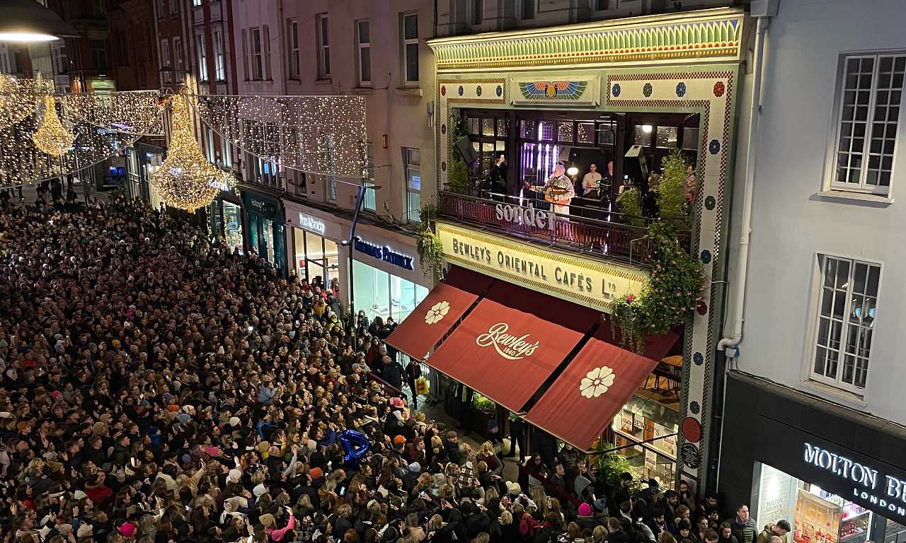 Grafton Street was mobbed last night for a special Dermot Kennedy gig