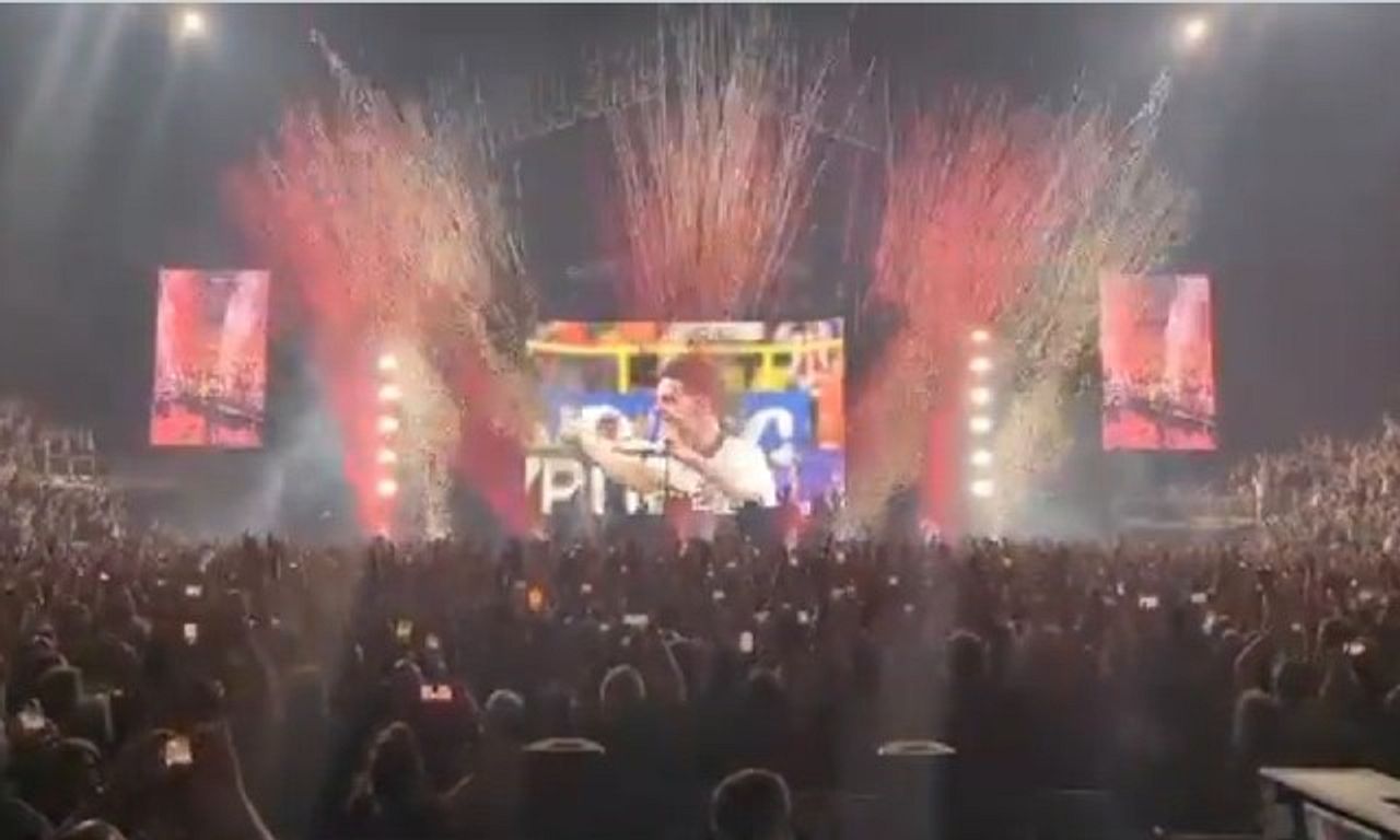The Killers Paused Their London Gig To Show The End Of The England Match Last Night